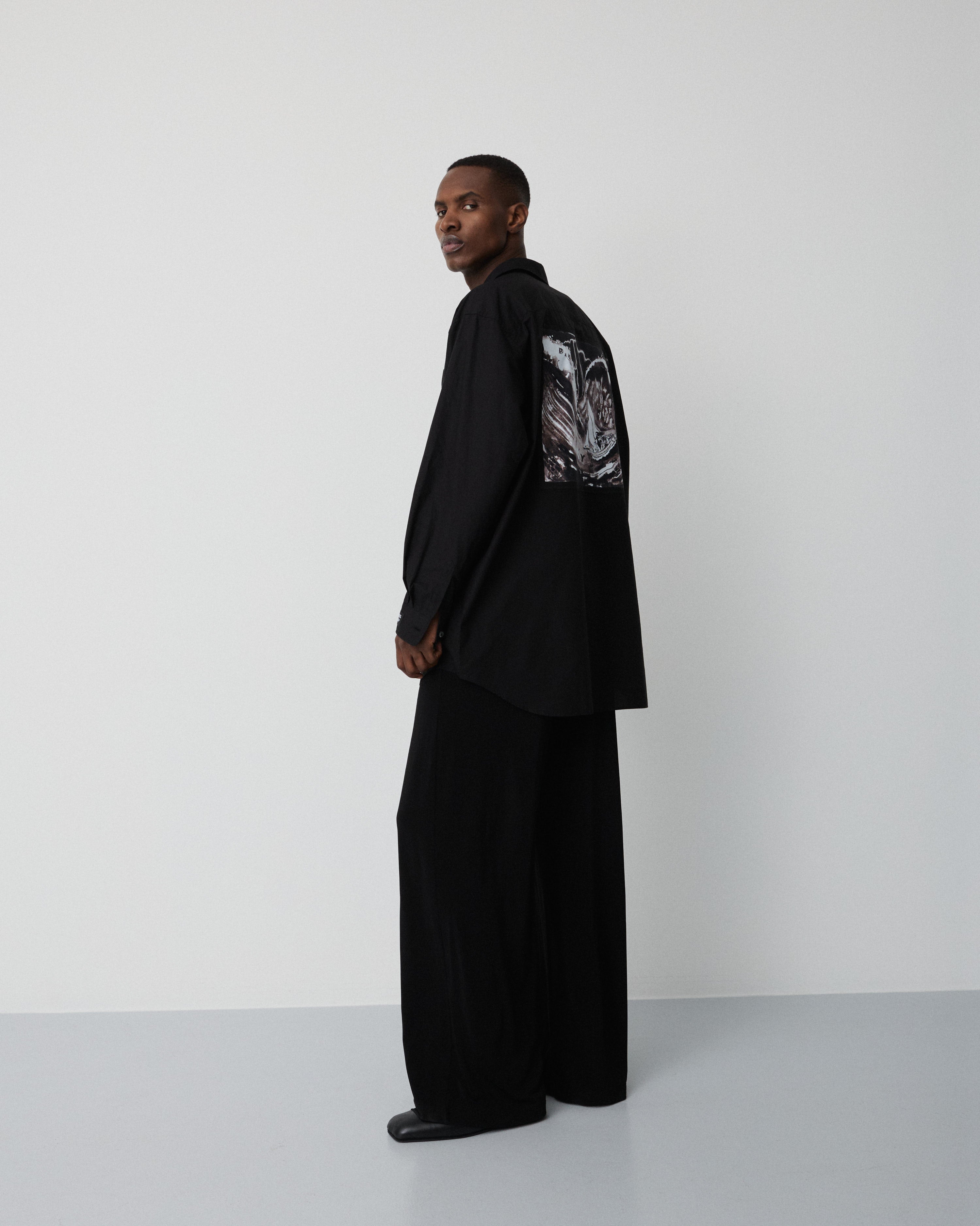 Moomin Night shirt | Black | Magniberg